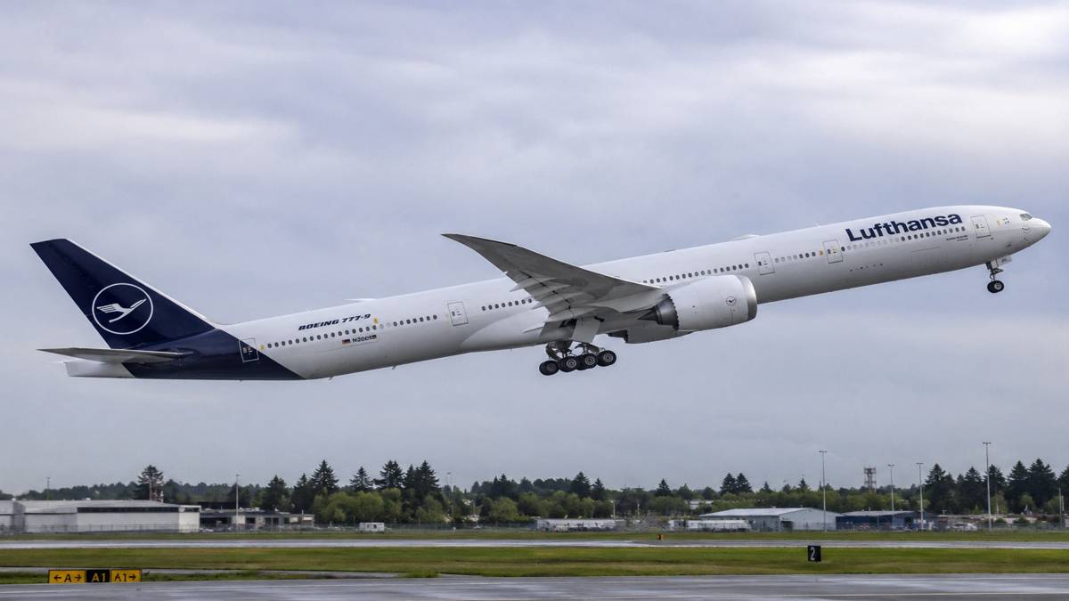 Lufthansa’s First Boeing 777-9 Takes Off in Major 777X Milestone